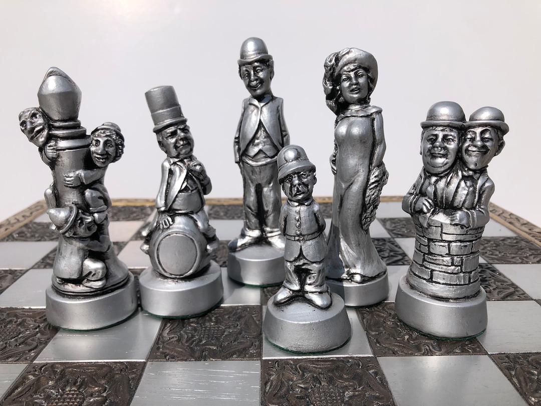 Hollywood Greats Chess Set - Large Detailed Chess Set Based on the ...