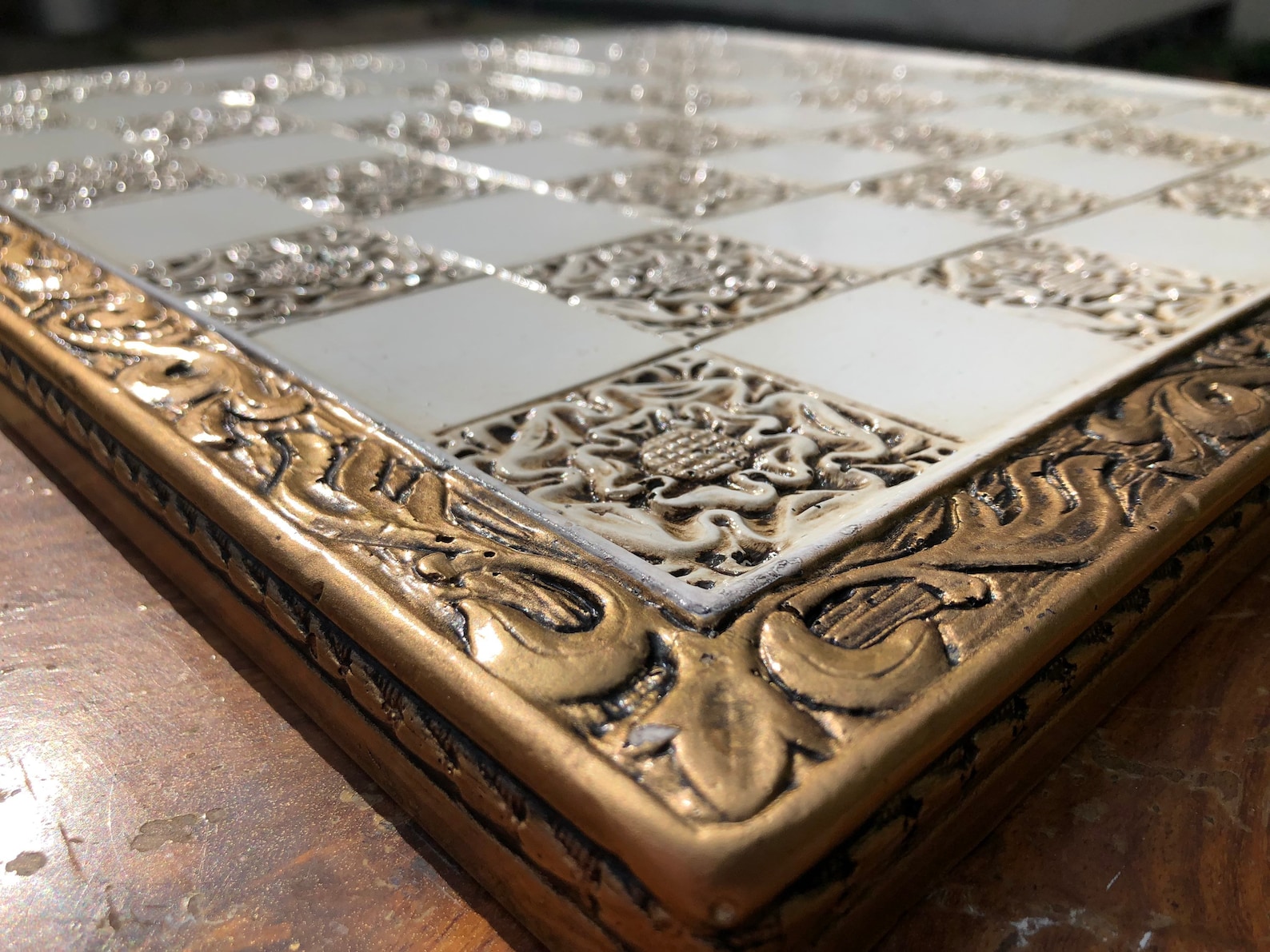 Rustic Chess Board - York Rose Gothic Motif With Engraved Border ...