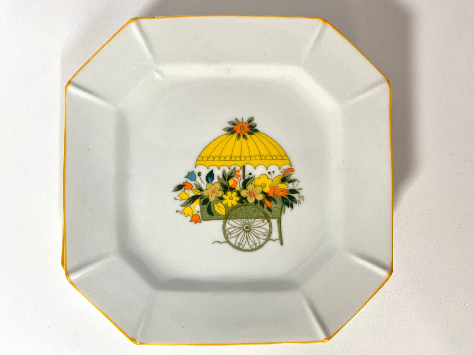 Retro 1970s Flower Plates Set of 4 - Etsy