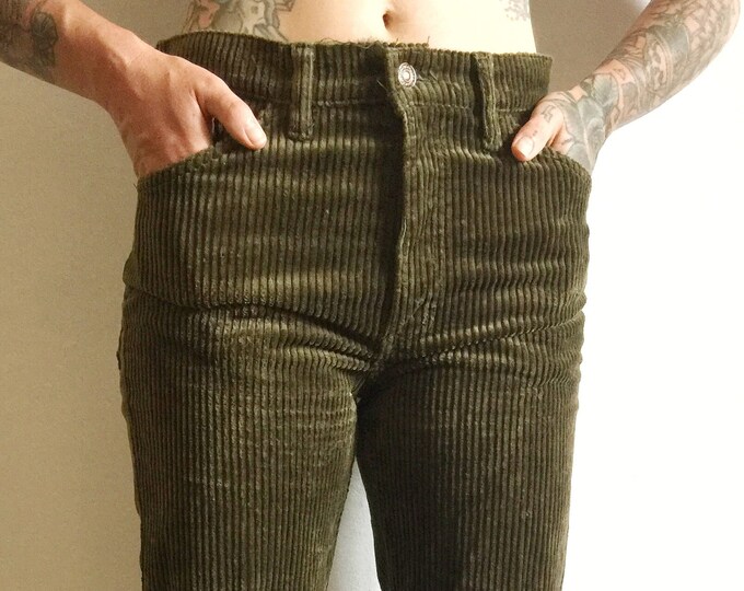 Vintage Olive Green Courduroy LEVIS Straight Leg Womans Trousers. Broad ...