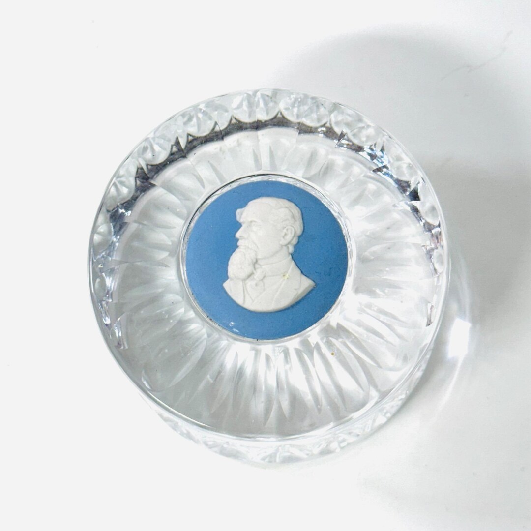 Wedgewood Crystal Cameo Jasperware Paperweight Charles Dickens Limited ...