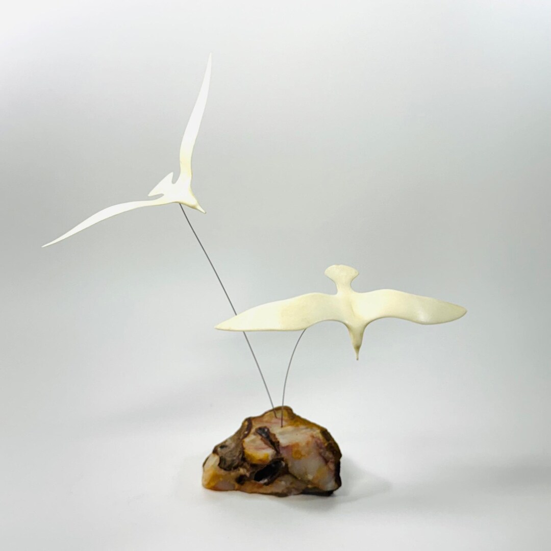 1974 Marvin Wernick Co Kinetic Flying Seagulls on Wire Quartz Base Art ...