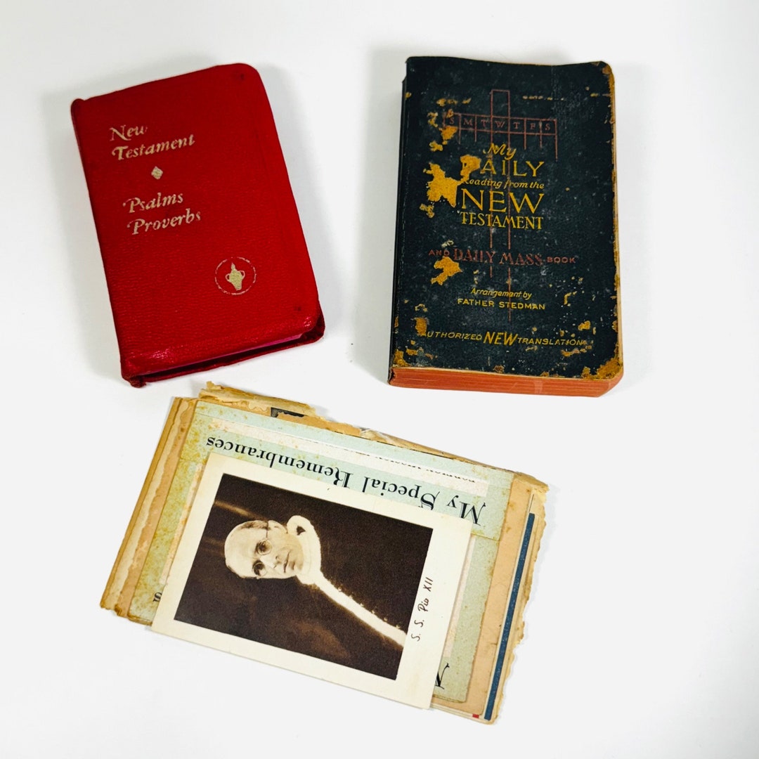 Vintage/antique 1972,1941 Pair Small Bibles Daily Reading With ...