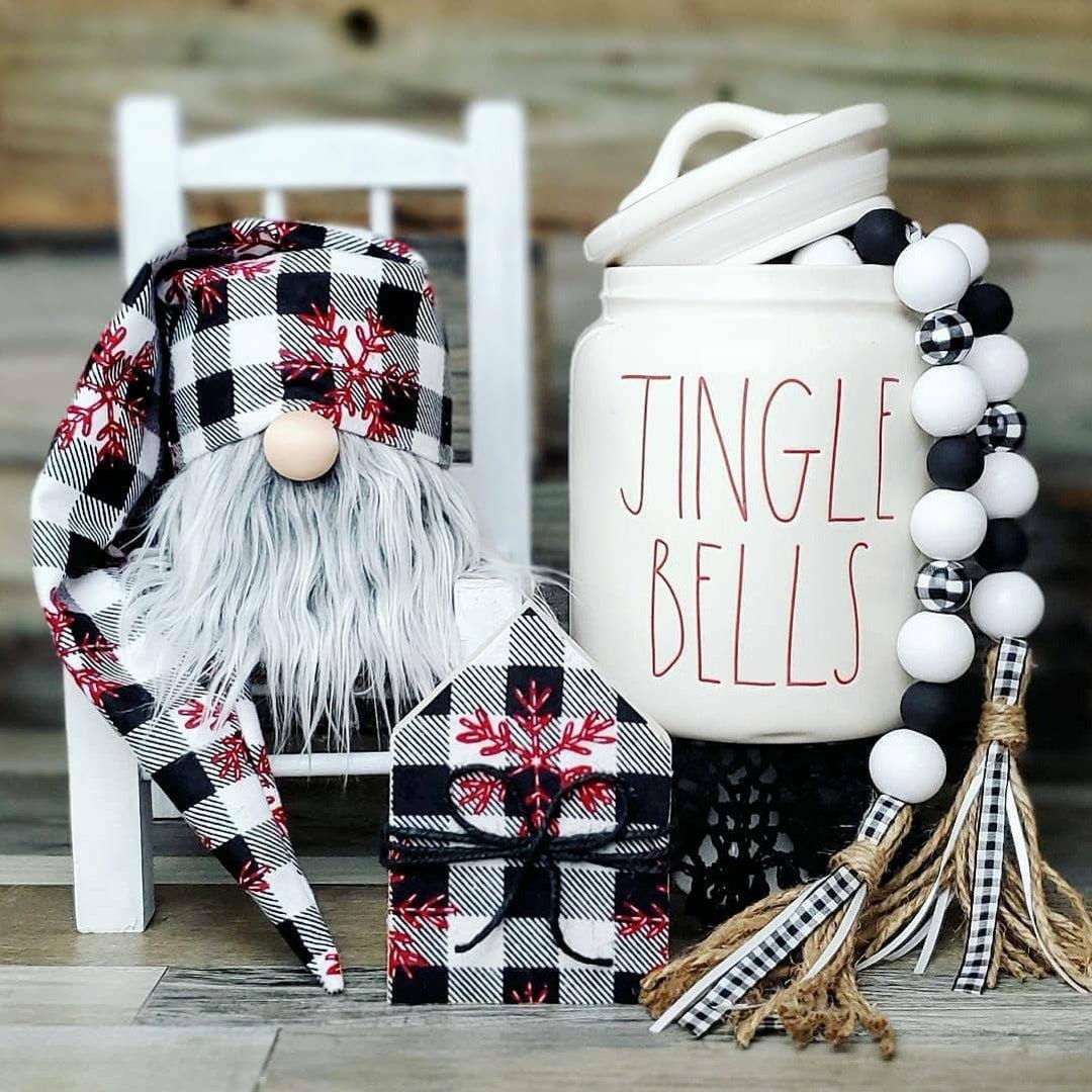 Black Buffalo Plaid Gnome, Black Buffalo Plaid and Snowflakes Gnome ...