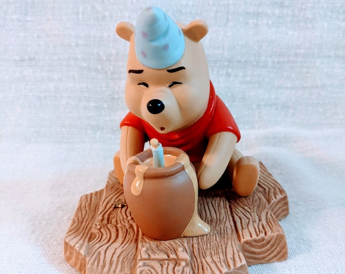 Disney Pooh And Friends Hip Hip Poohray For Birthdays Collectable
