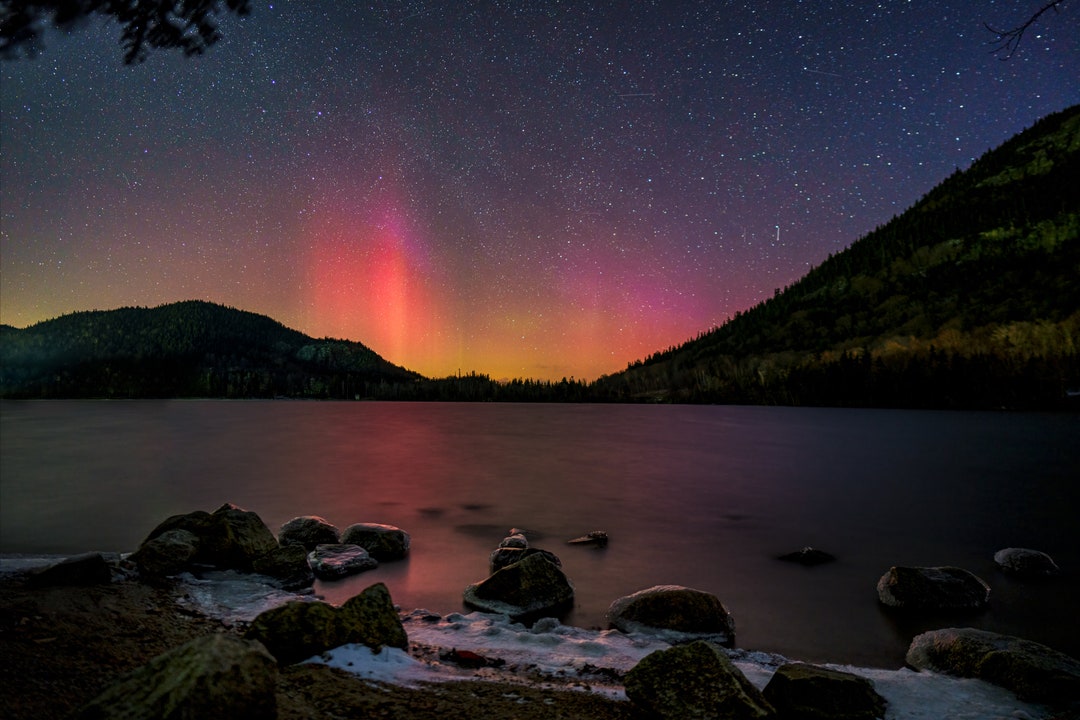 Franconia Notch Wall Art Photo Print - Northern Lights Aurora at Echo ...