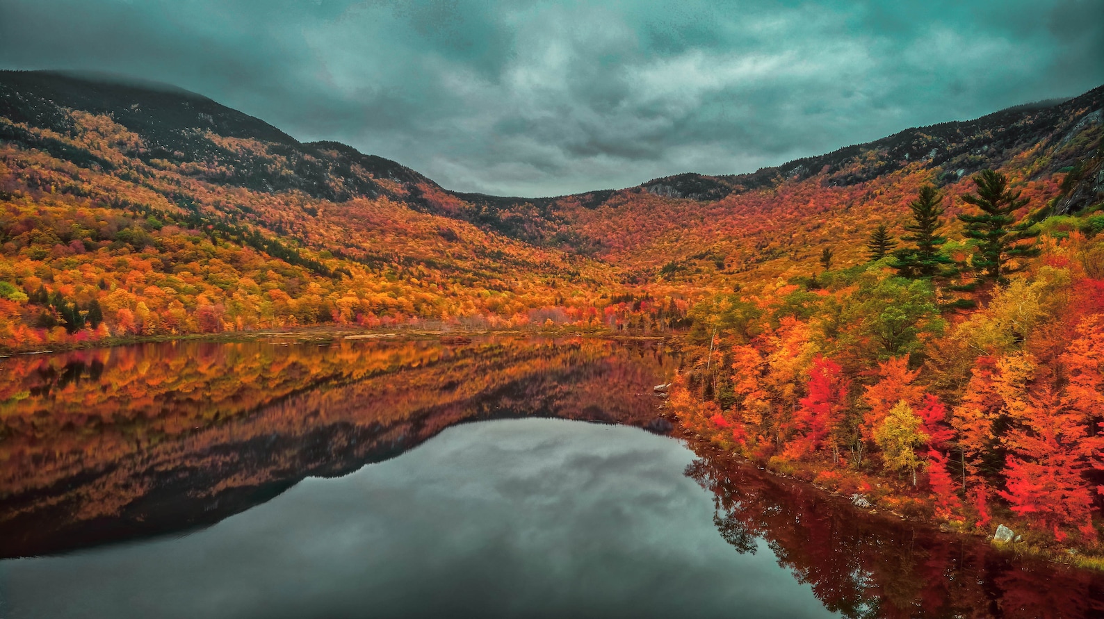 New England Foliage | New Hampshire Basin Pond Fall Colors Reflection ...