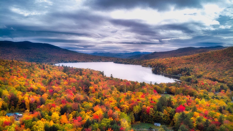 New Hampshire Fall Foliage NH White Mountains Lake in Fall Colors ...