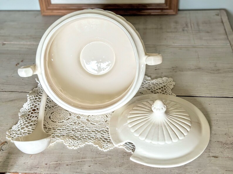 Vintage Tureen California Pottery White Soup Tureen Tureen, Underplate ...