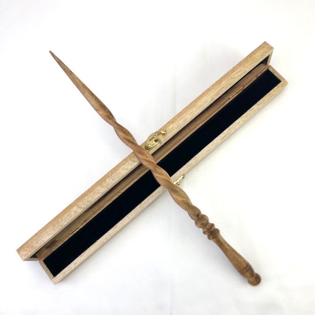 Witch and Wizard Wand in Real Wooden Display Box - Will O'wisp's Wand ...