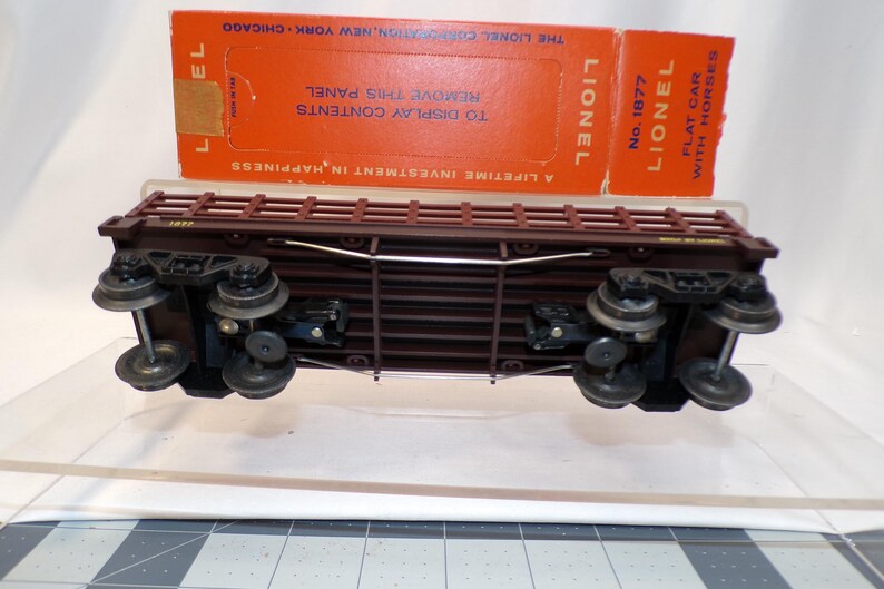 Lionel Postwar No. 1877 Flat Car With Fence and Horses (box Included ...