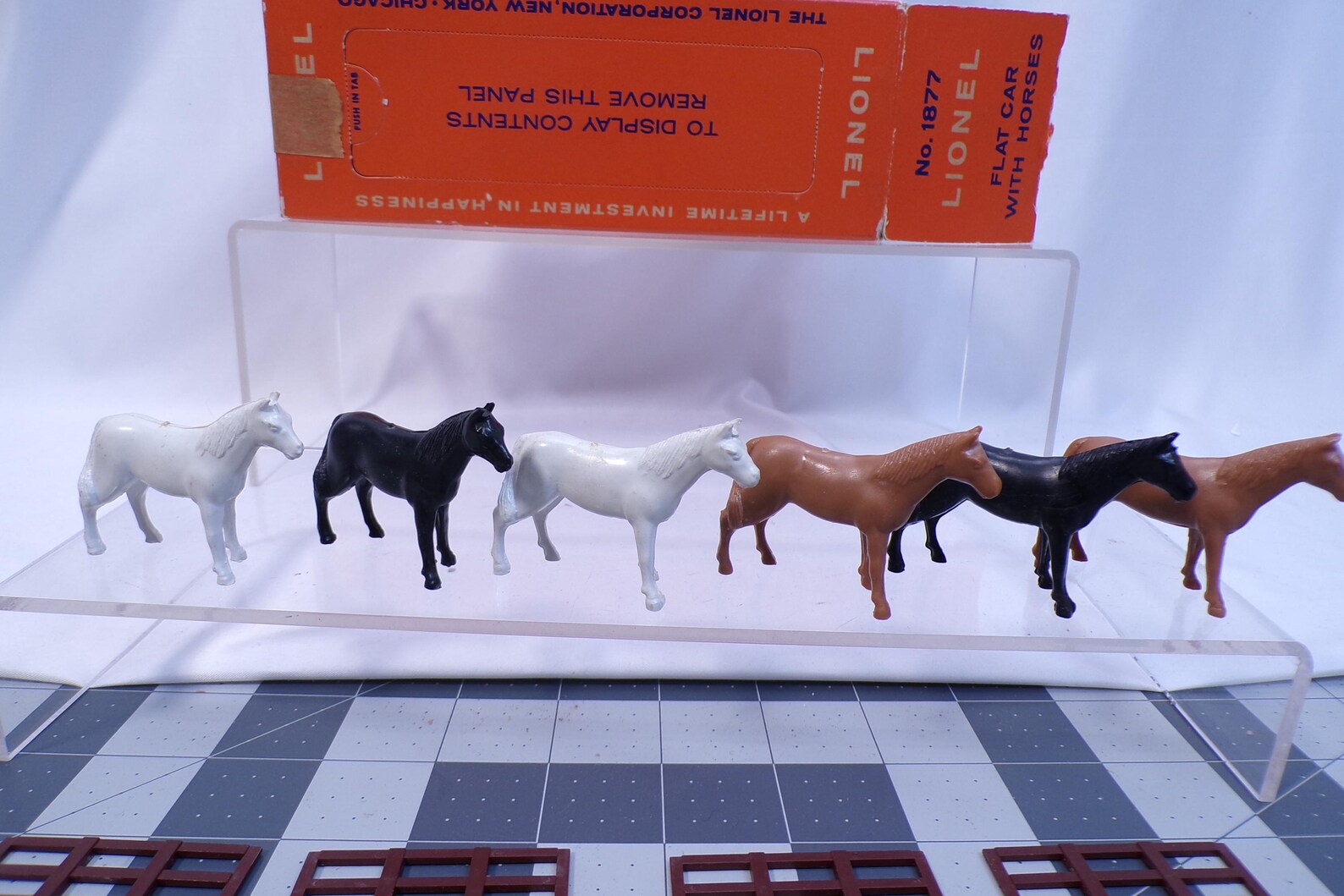 Lionel Postwar No. 1877 Flat Car With Fence and Horses (box Included ...