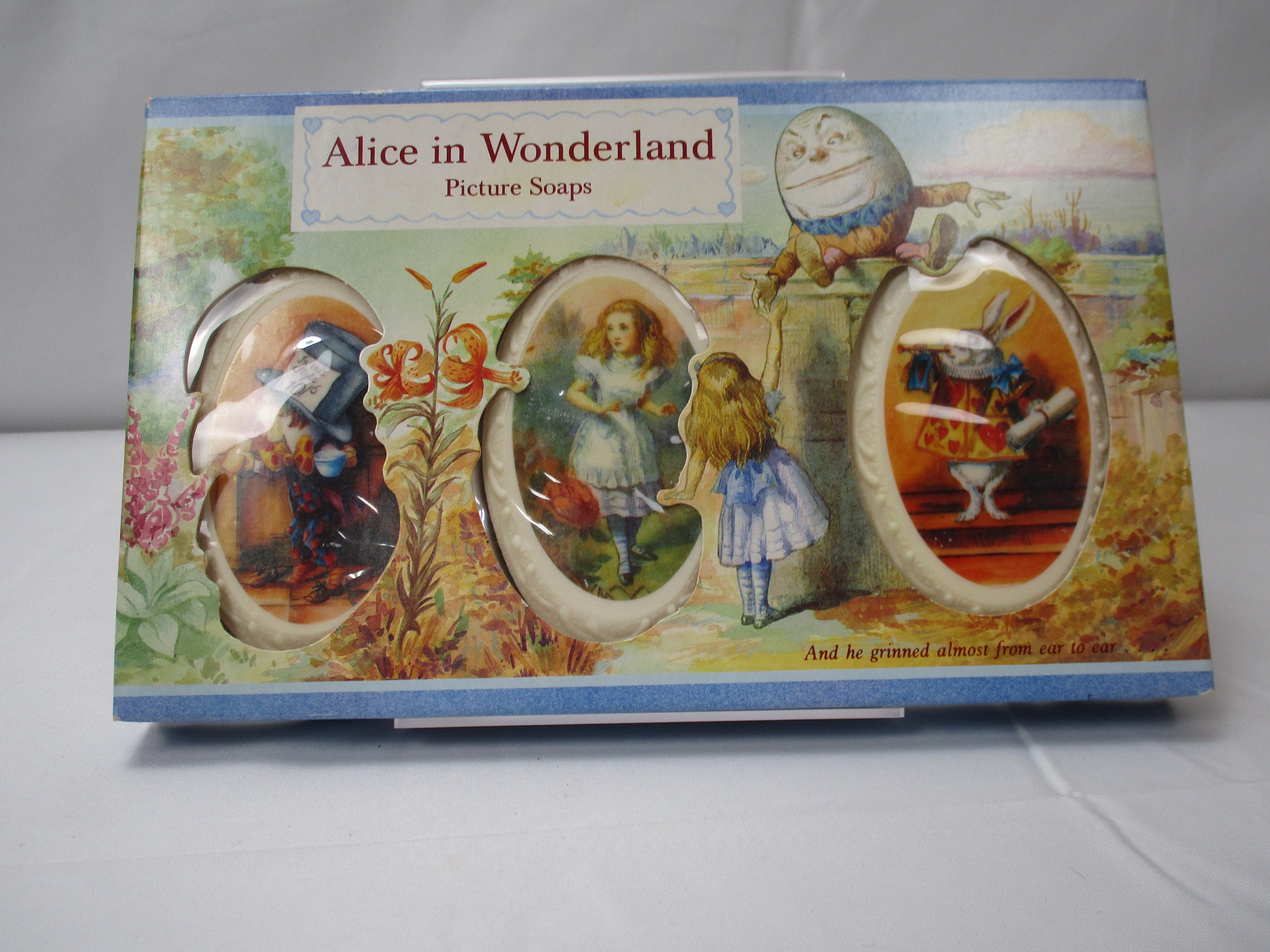 1993 Alice in Wonderland Three Pack of Picture Soap - Etsy