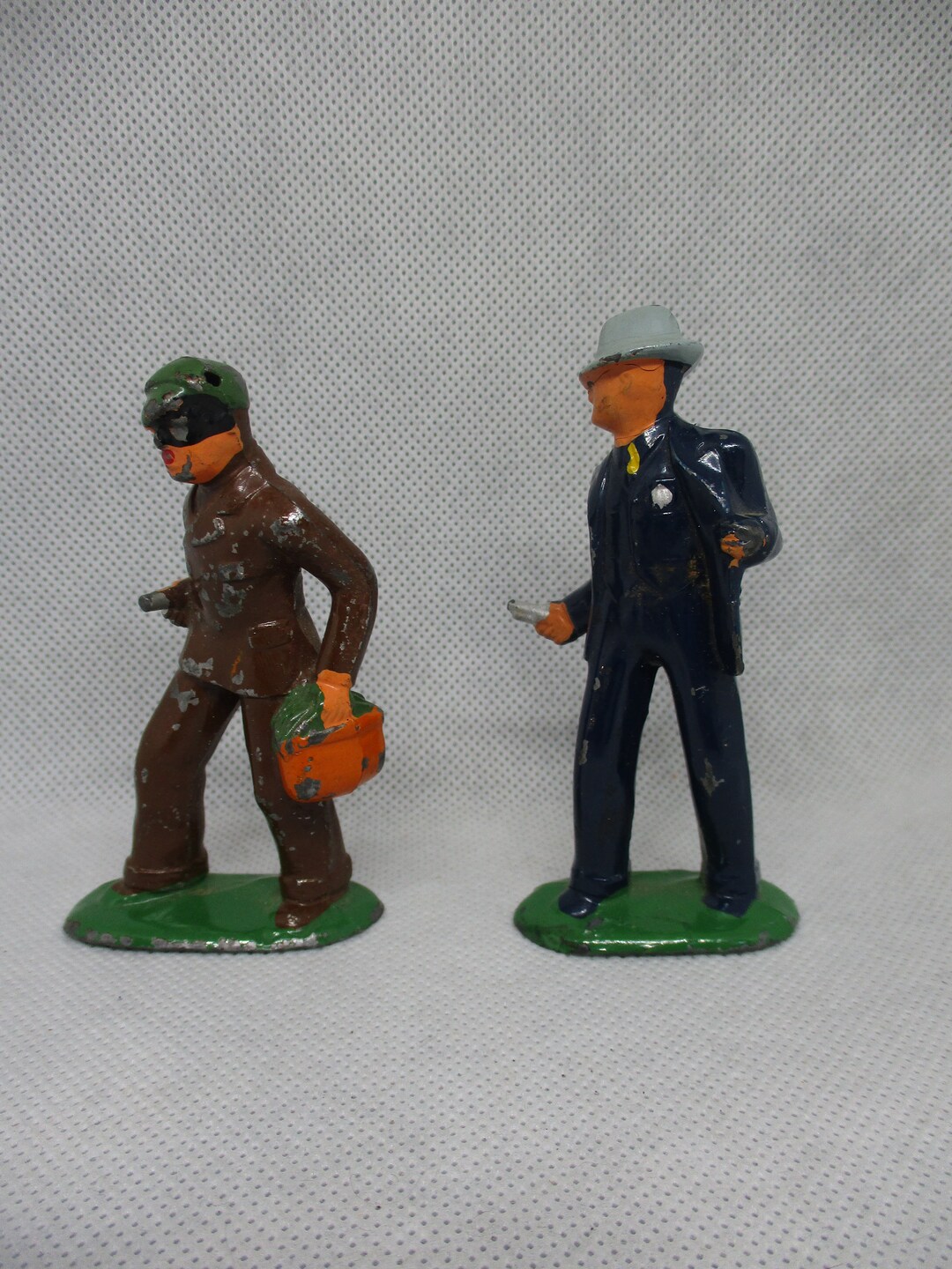 Barclay Detective and Robber Figures (#623 & #624) - Etsy