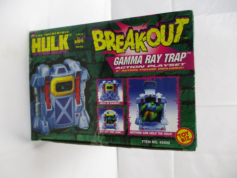 1997 Toy Biz - Marvels the Incredible Hulk Break-out Gamma Ray Trap ...