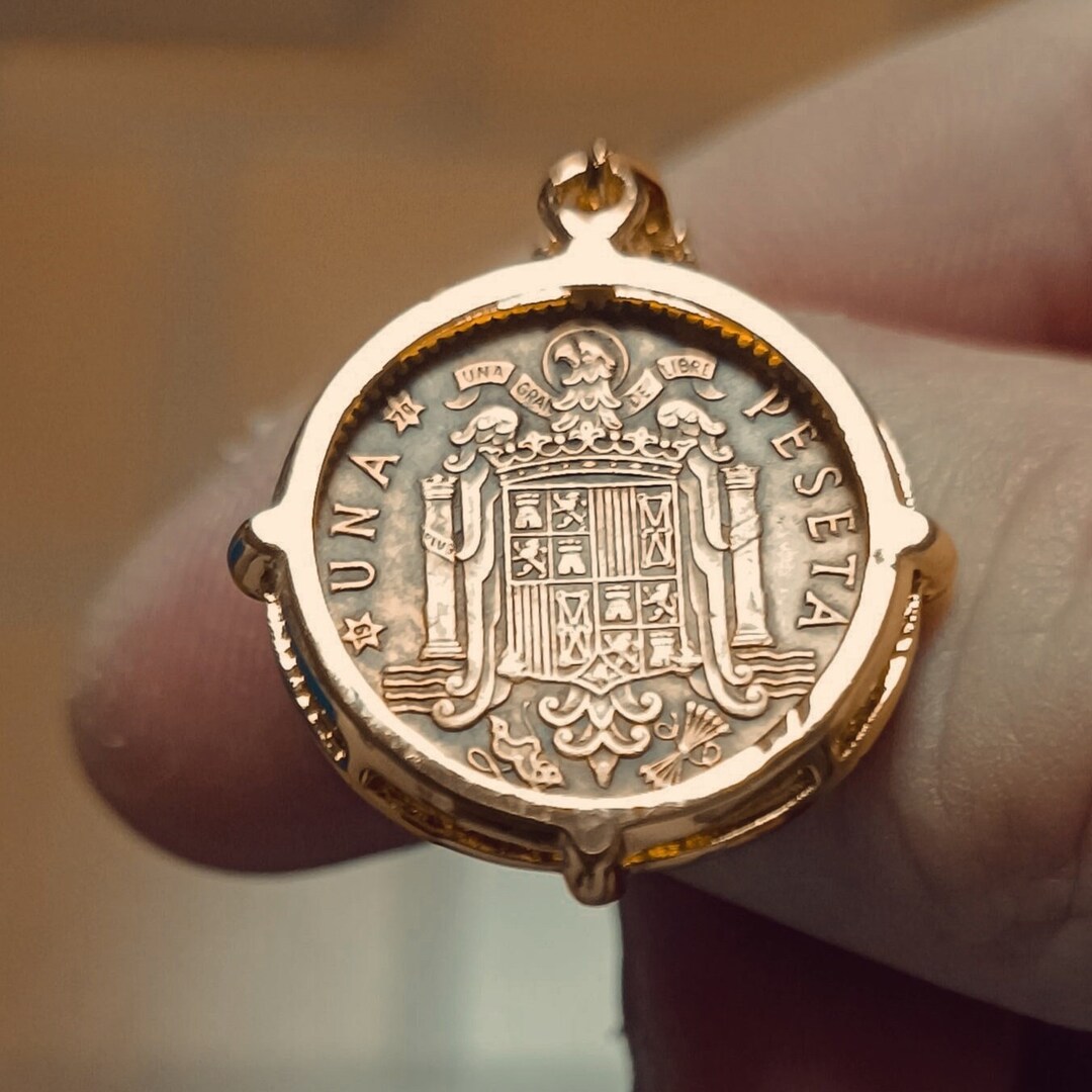 Spanish Coat of Arms Claw Pendant Necklace - Etsy