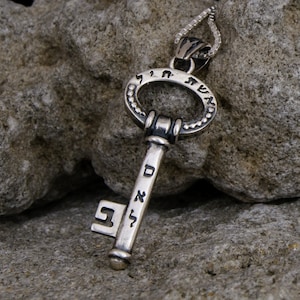Key Necklaces for Women Silver Key Talisman Key Pendant Necklace Silver ...