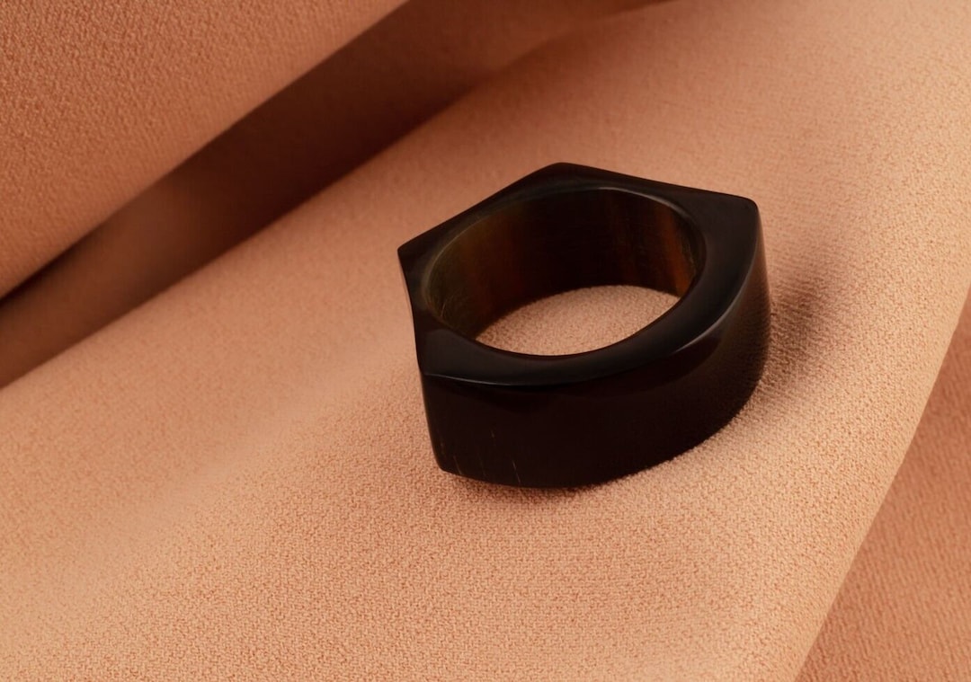 Round Smooth Oryx Horn Ring, 4-sided Antelope Horn Shofar Israel ...