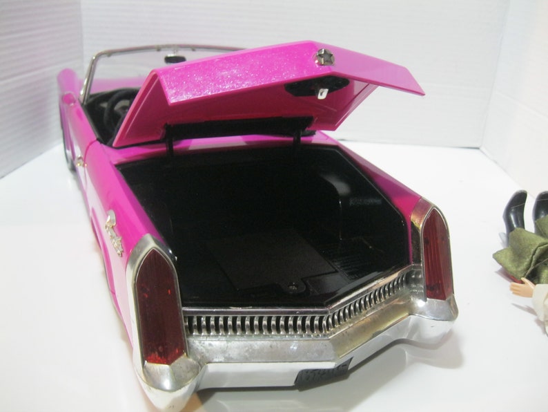 Vintage Bratz Doll Fuchsia Convertible Cruiser Cadillac Car With 2 ...