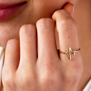 14K Gold Heartbeat Ring, Lifeline Pulse Band Ring, Love Forever Ring ...