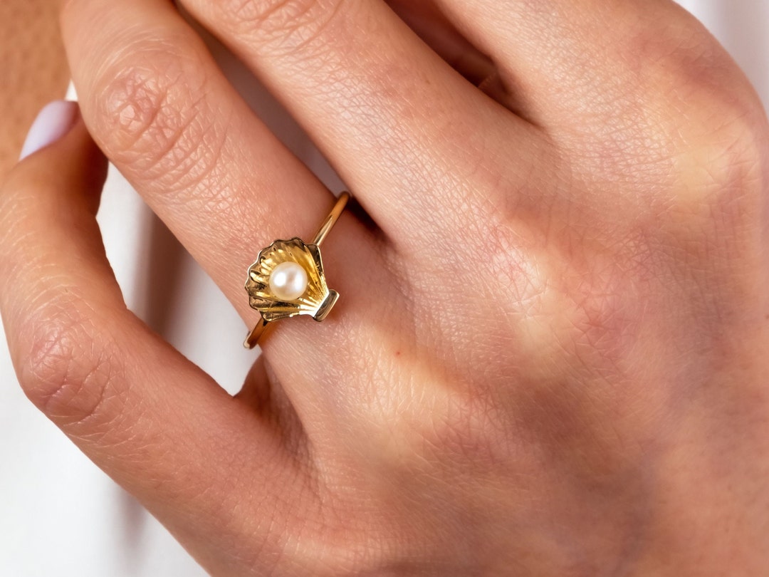14K Gold Seashell Pearl Ring, Oyster Pearl Ring, Dainty Gold Band Ring, Pearl Ring, Statement ...