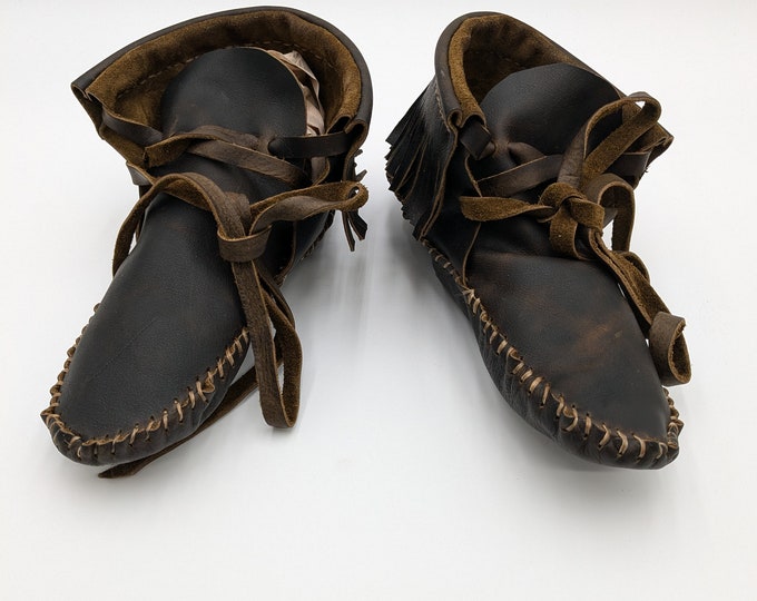 Hand Sewn Buffalo Leather Adult Moccasins - Ojibwe/anishinaabe Made ...