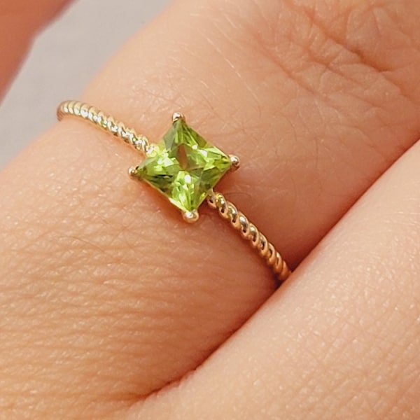 Gold Peridot Ring - Etsy