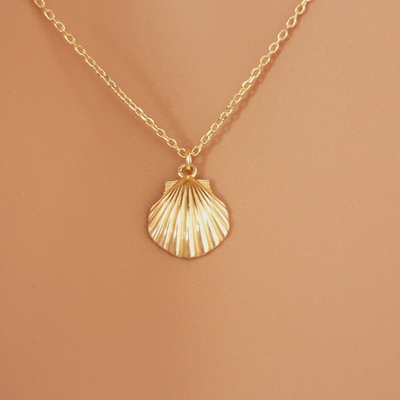 Gold Shell Necklace - Etsy