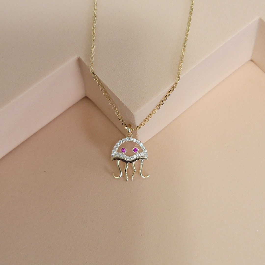 Collar delicado de oro de 14 k, dije de medusa de diamantes en oro de ...