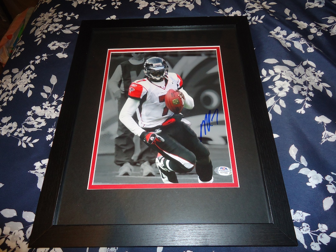 Michael Vick Autographed 8x10 Photo Framed & Matted Atlanta Falcons - Etsy