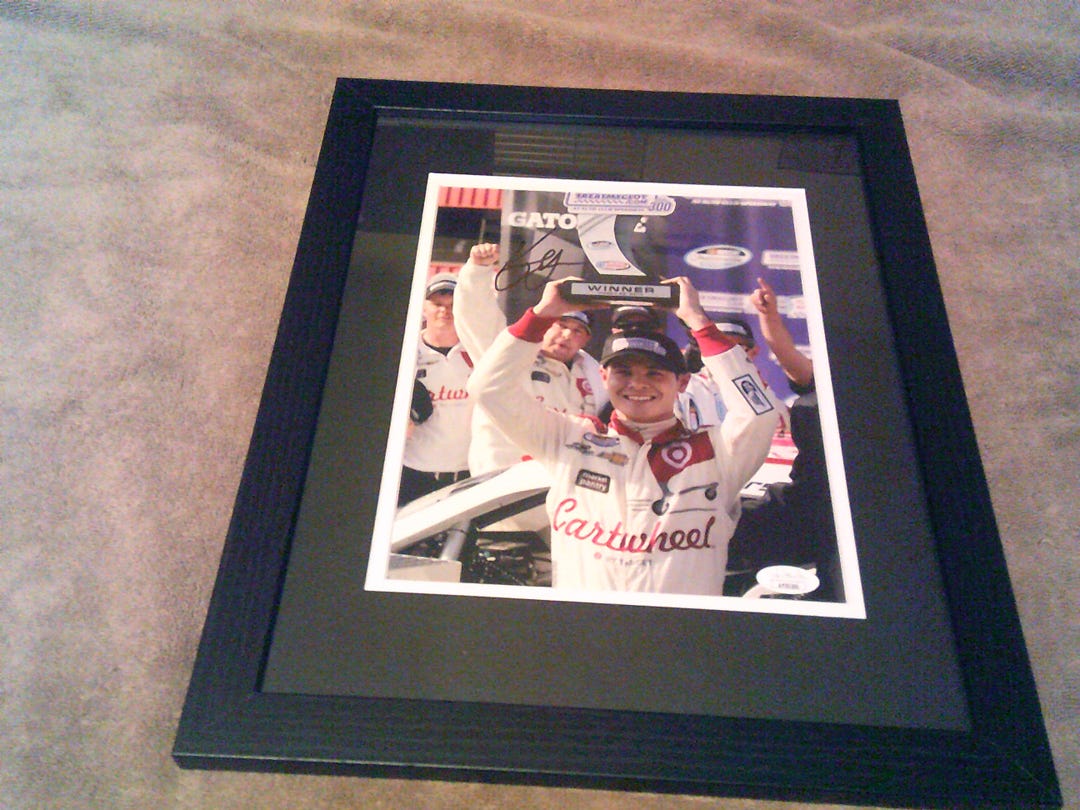 Kyle Larson Autographed 8x10 Photo NASCAR Champion - Etsy