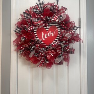Love Heart Valentine’s Wreath, Deco Mesh Wreath - Etsy