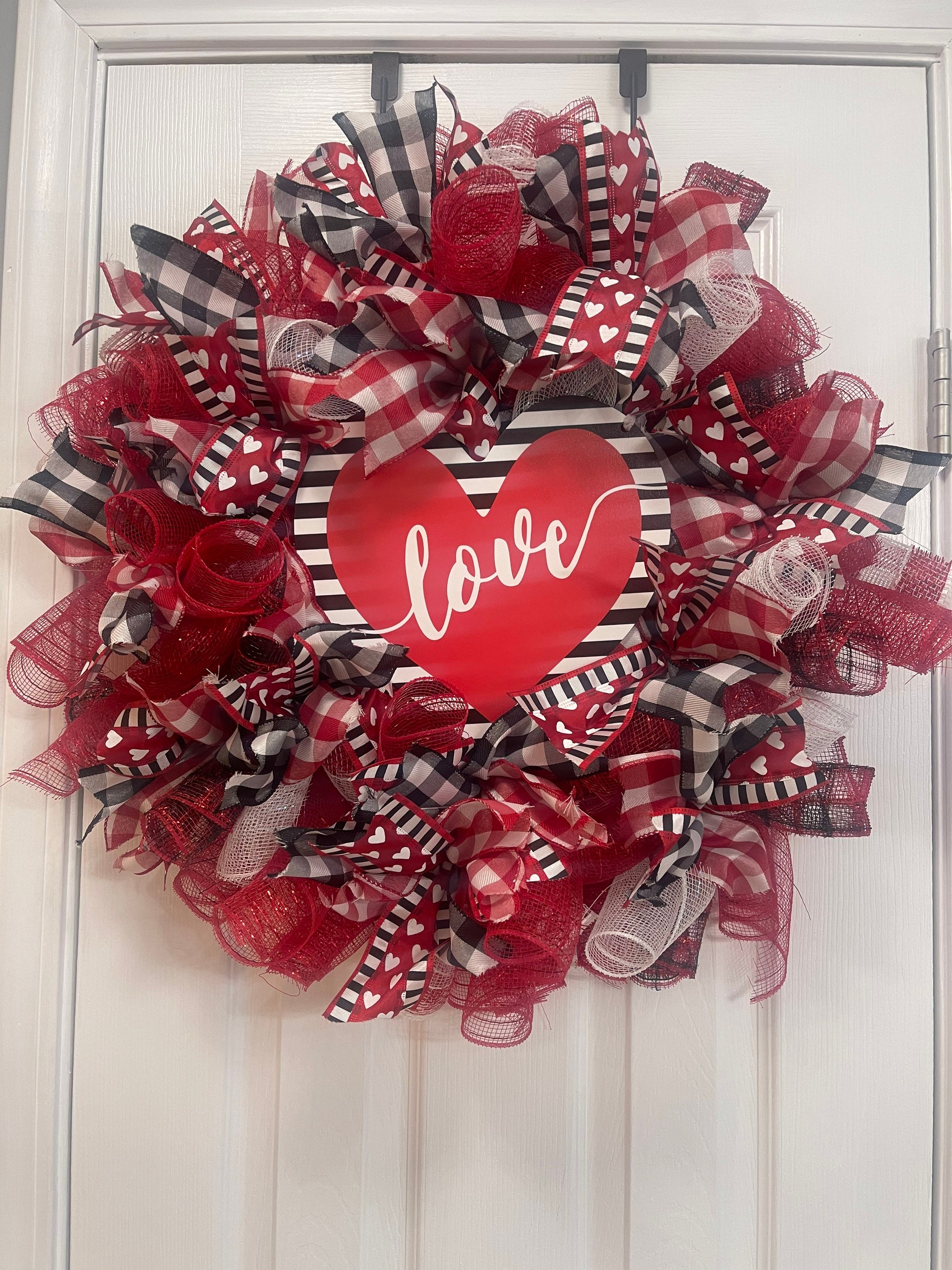 Love Heart Valentine’s Wreath, Deco Mesh Wreath - Etsy