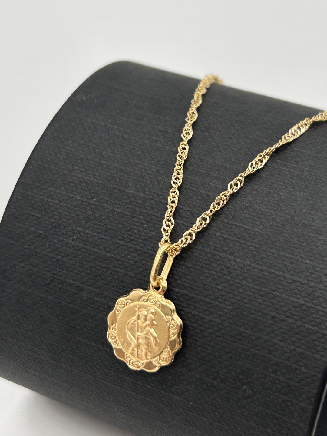 Genuine 9ct Yellow Gold St Christopher Necklace | Round 12mm ...