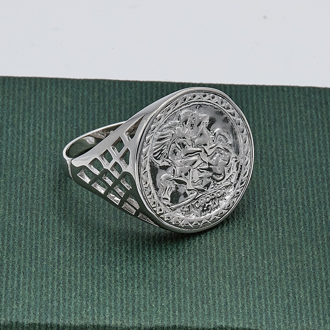 925 Sterling Silver Mens Saint George Sovereign Ring | Traditional ...