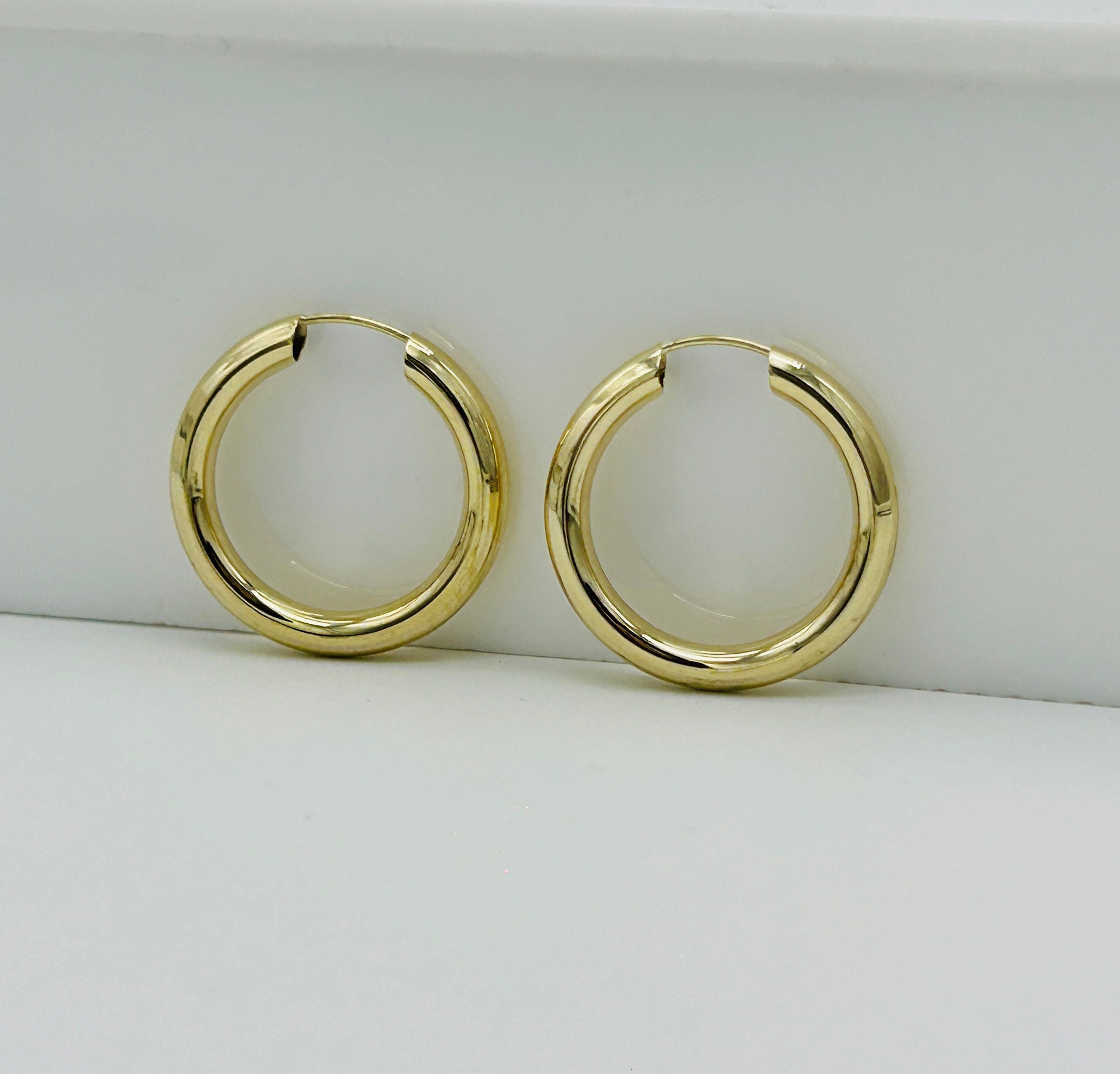 9ct Yellow Gold 3mm Thick Sleeper Earring | 16mm-20mm Plain Hoop ...