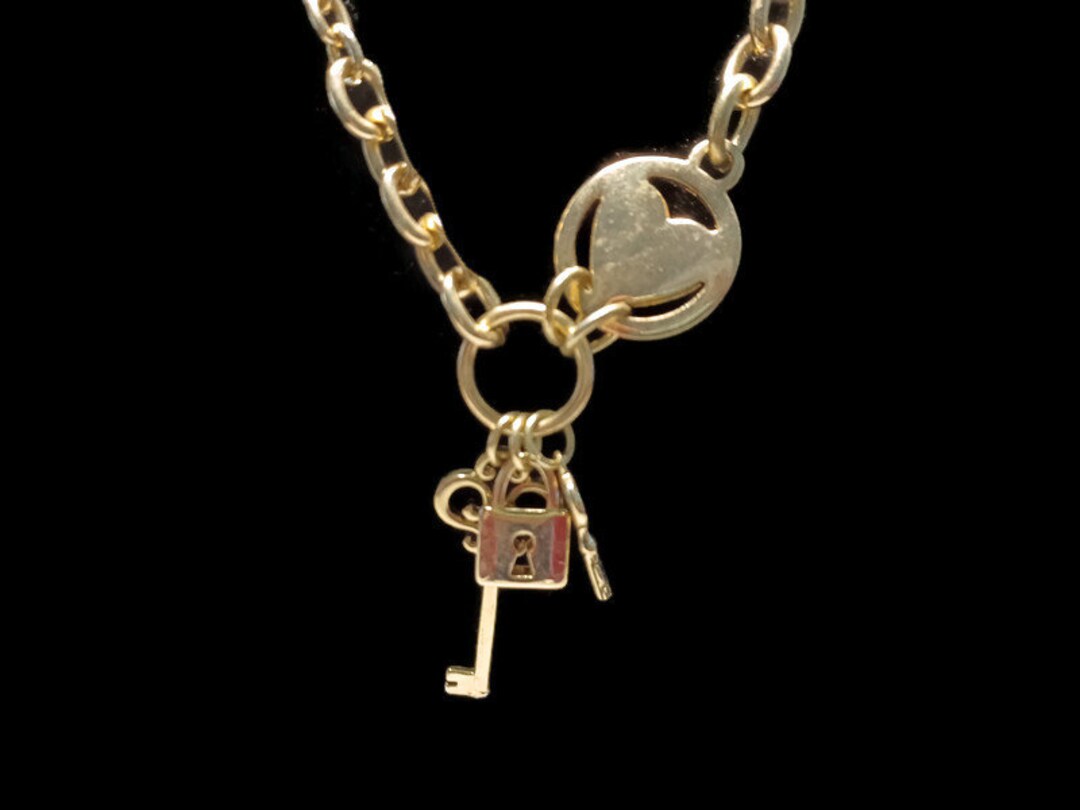 Vtg 90s Guess Lock and Key Gold Tone Necklace - Etsy