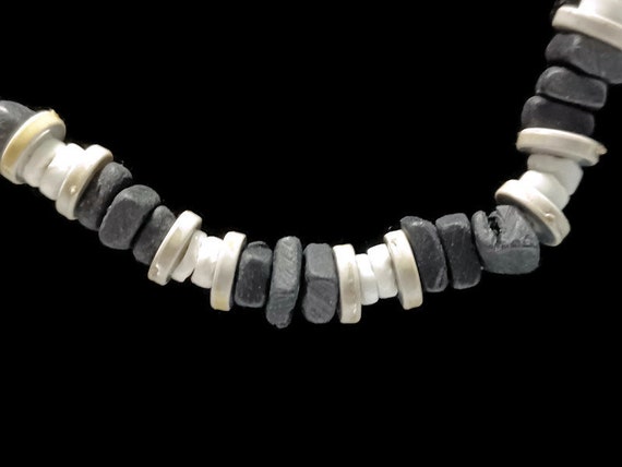 Vtg 90s White Puka Shells And Black Lava Stone Neckla… - Gem