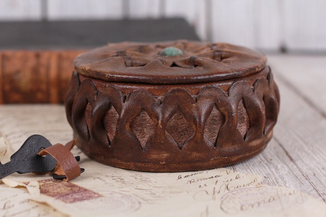 Vintage Round Leather Jewelry Box With Lid - Etsy
