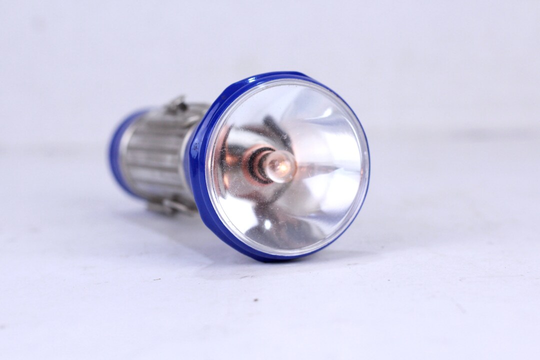 Vintage Nickel-plated Flashlight: 1970s Police Pocket Light - Etsy