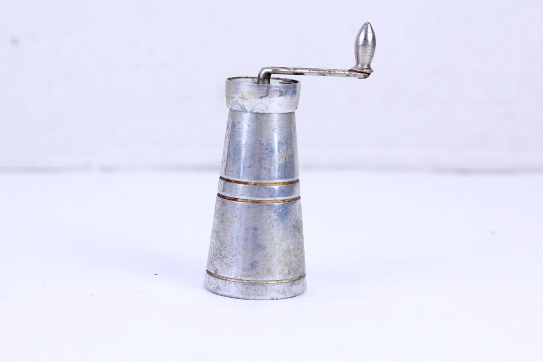 Vintage Small Pepper Mill, Metal Body Pepper Grinder, 1950s - Etsy