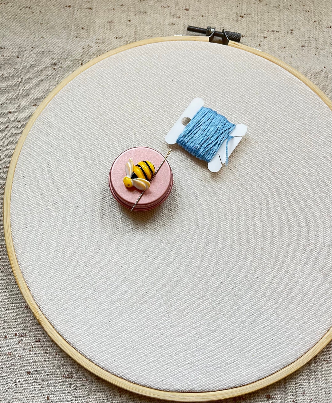 2-in-1 Thread Conditioner and Needle Minder for Embroidery, Cross ...