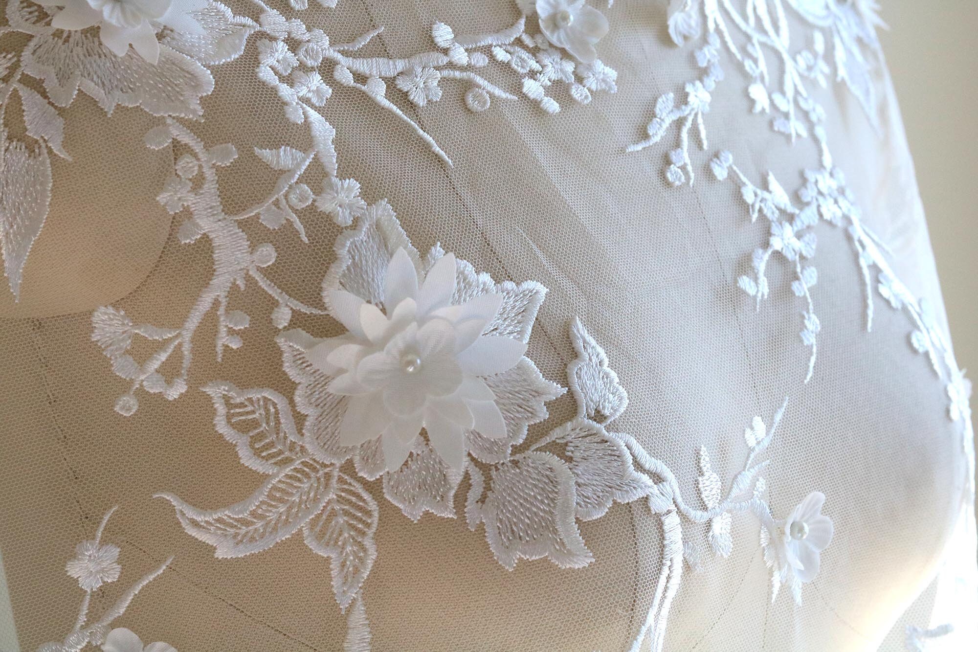 M005 3D Lace Fabric for Wedding Dress, off White Floral Lace Fabric ...