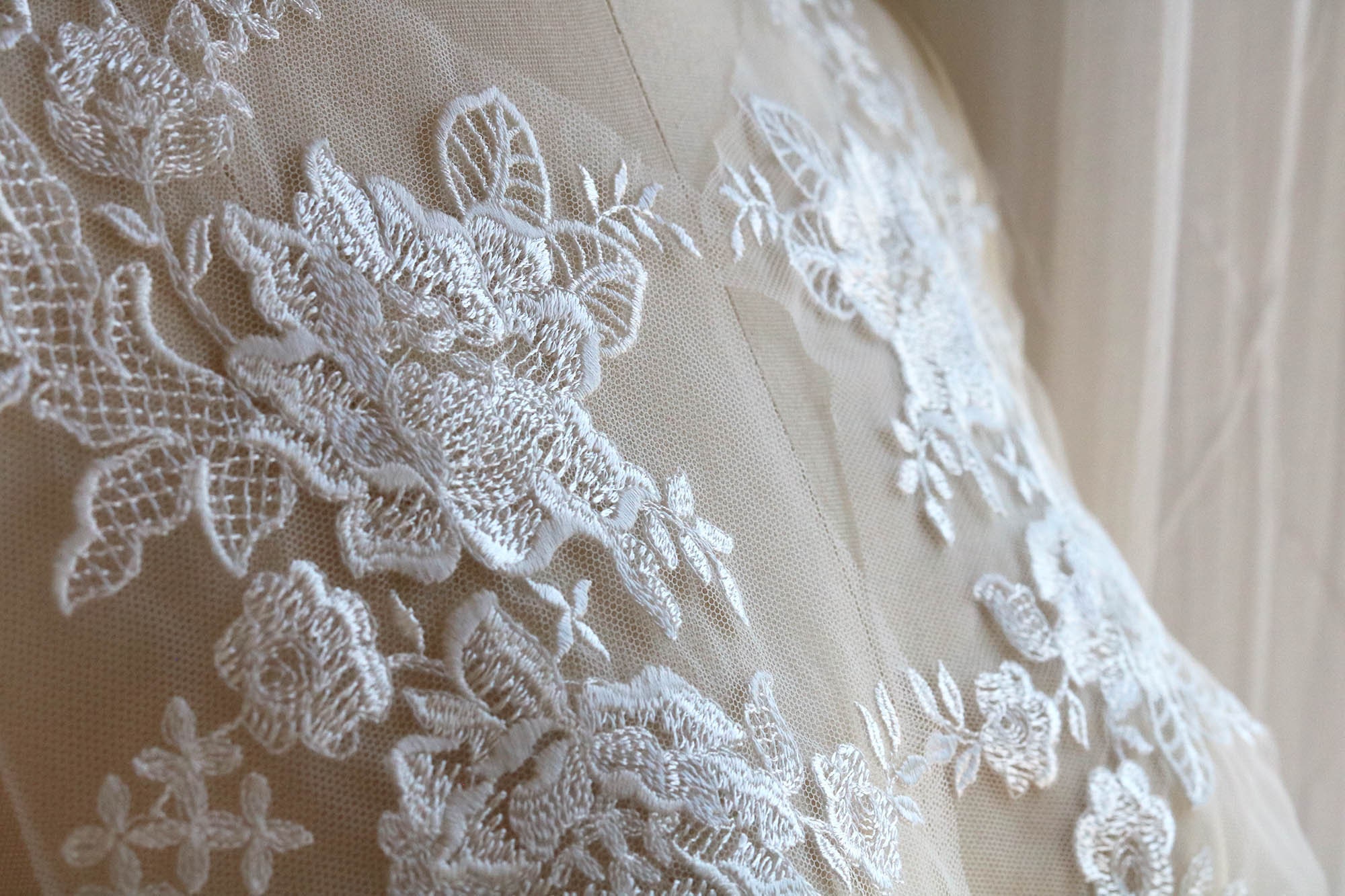2165 Light Ivory Lace Applique, Pair Bridal Lace Applique, Lace ...
