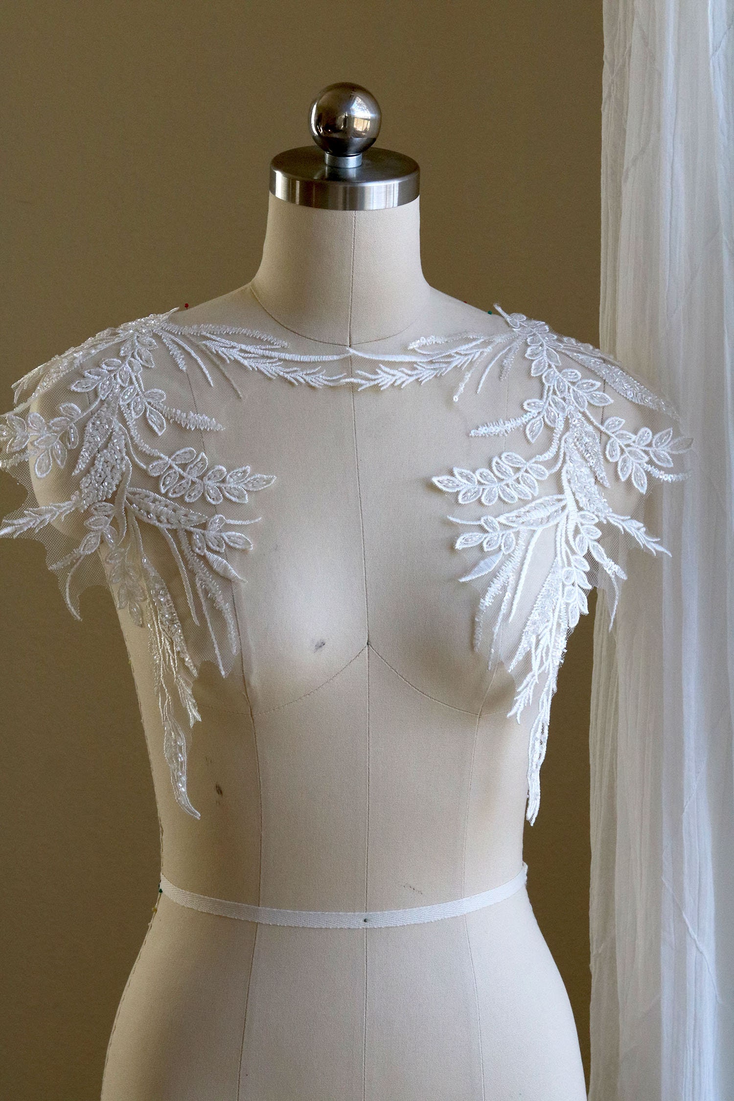 2262 Mirrored Pair Leaf off White Wedding Dress Applique for Wedding ...