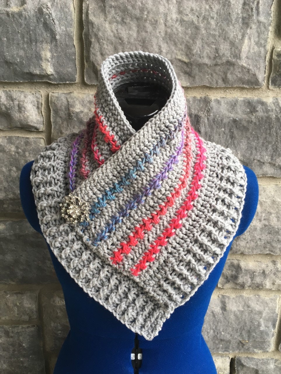 HDC With a Twist Cowl Crochet Pattern - Etsy