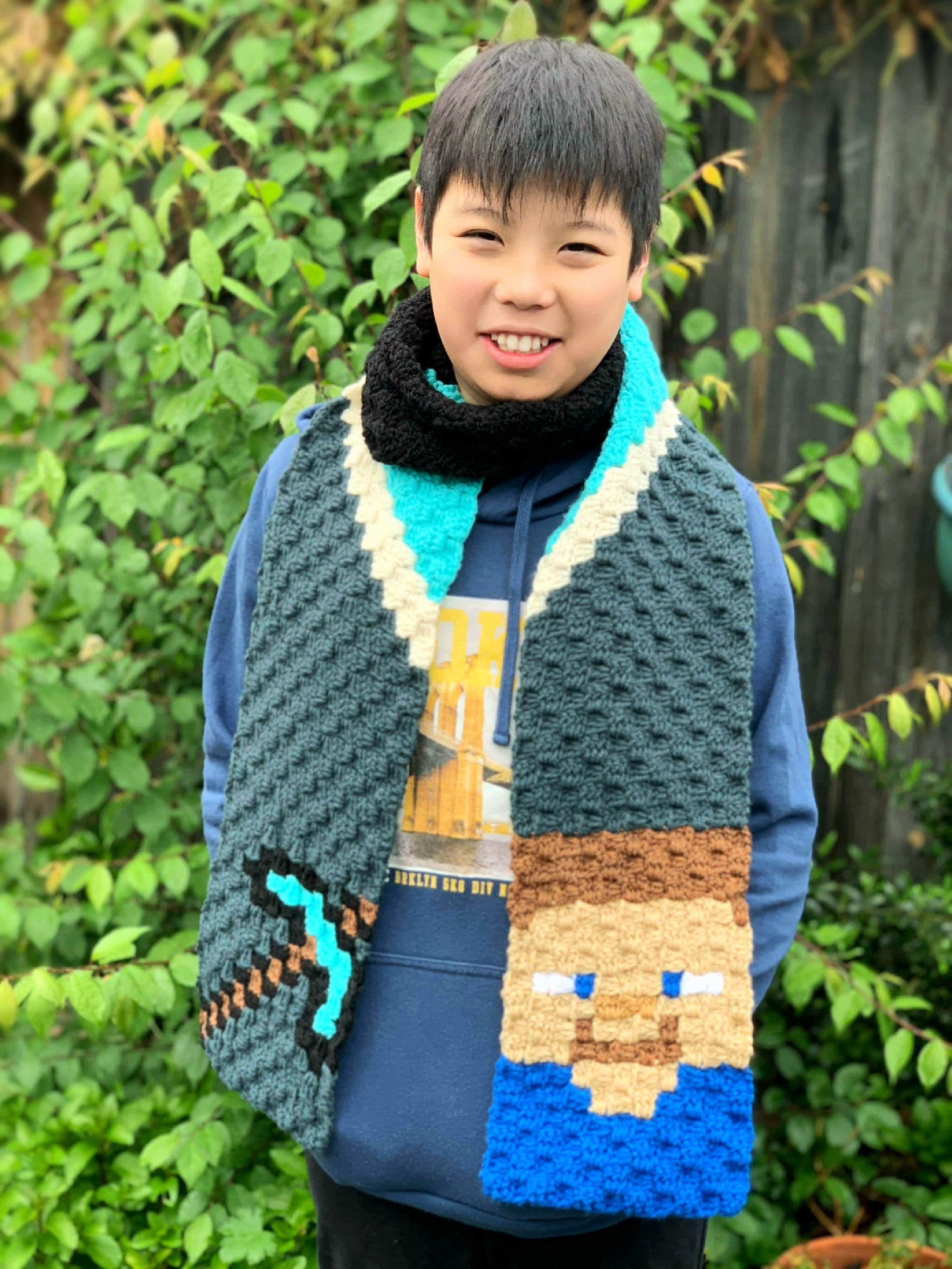 Crochet Pattern Minecraft Scarf, C2C Pattern Steve & Diamond Pickaxe ...