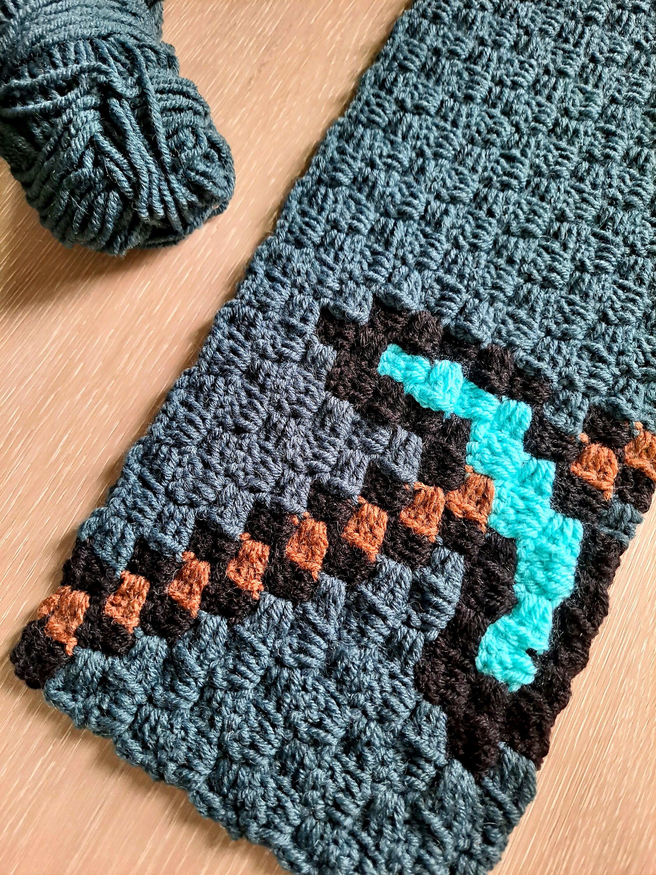 Crochet Pattern Minecraft Scarf, C2C Pattern Steve & Diamond Pickaxe ...