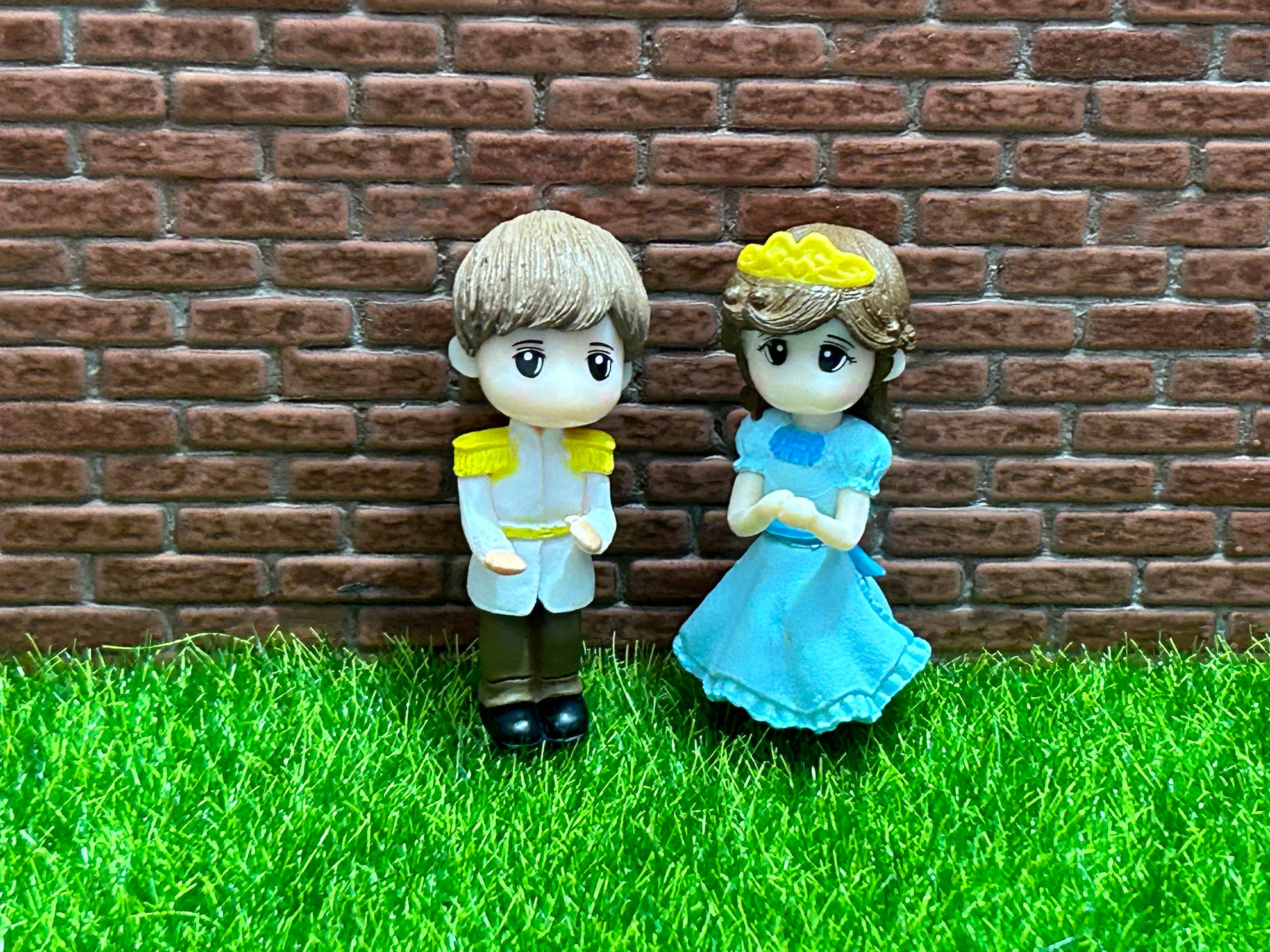 Pretty Little Figurines for Children. Couple and Small Bench. in Resin ...