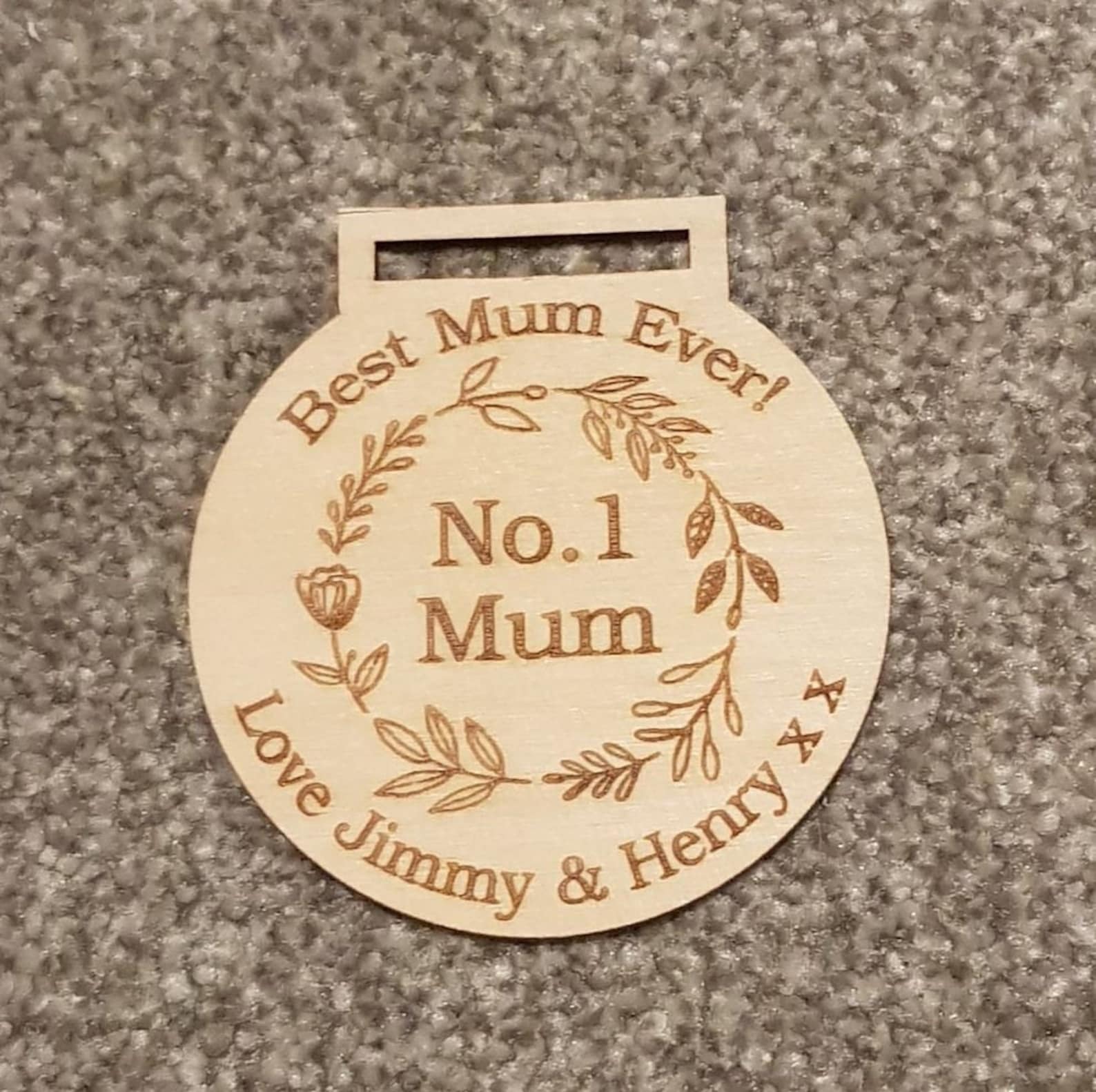 Wooden Best Mum Medal Number 1 Mummy Personalised message | Etsy